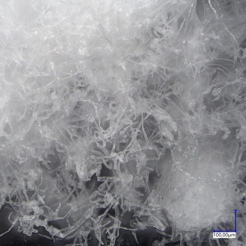 Pure white cellulose fibres for technical products