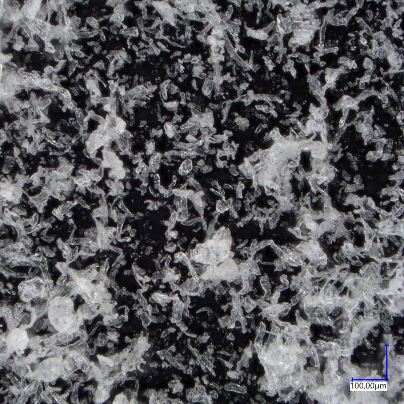 Pure white cellulose powders for technical products